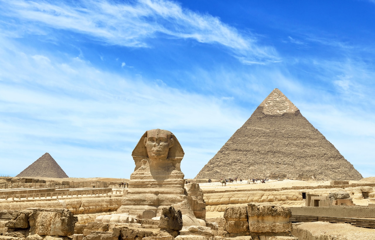 Qui a construit les pyramides ? - Voyage Univers